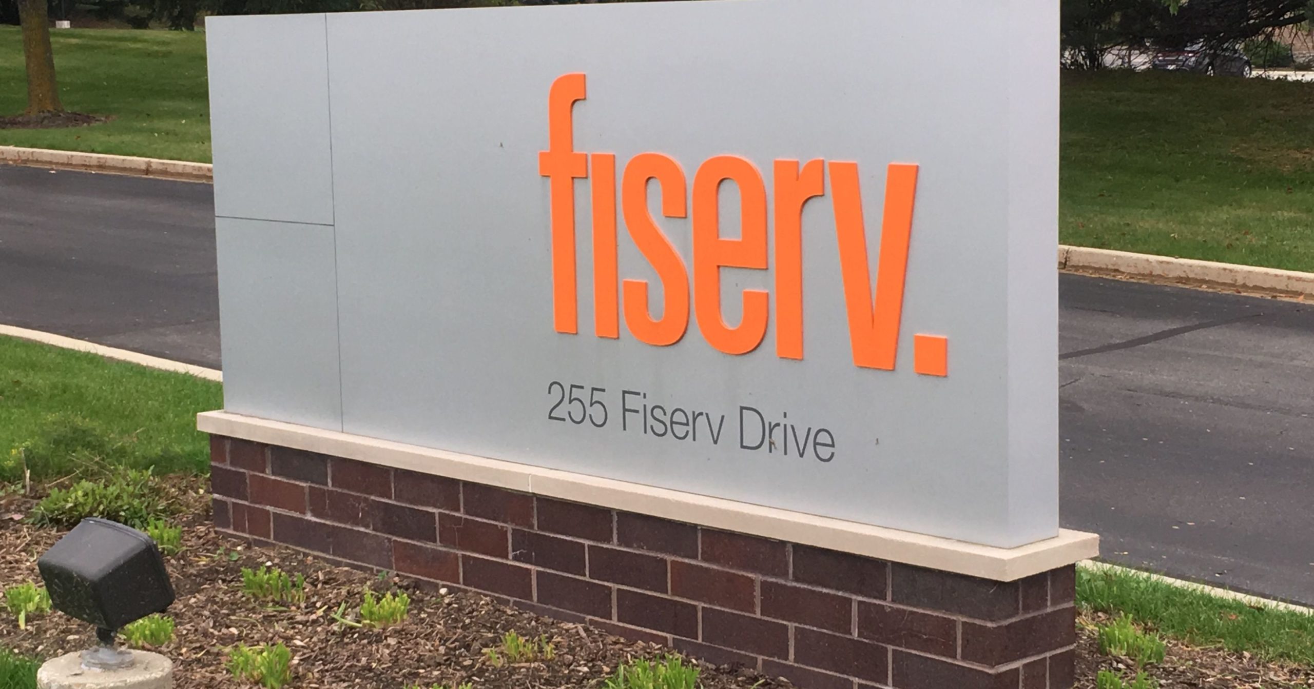 FISERV Inc. (FISV) - MEGATRENDS
